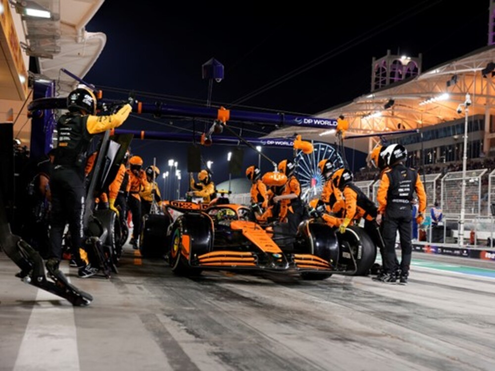 McLaren F1 Team VIP Experience in Las Vegas: Friday Qualifying | Hilton ...