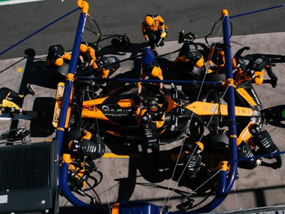 McLaren F1 Team VIP Experience in Silverstone: Saturday Qualifying ...