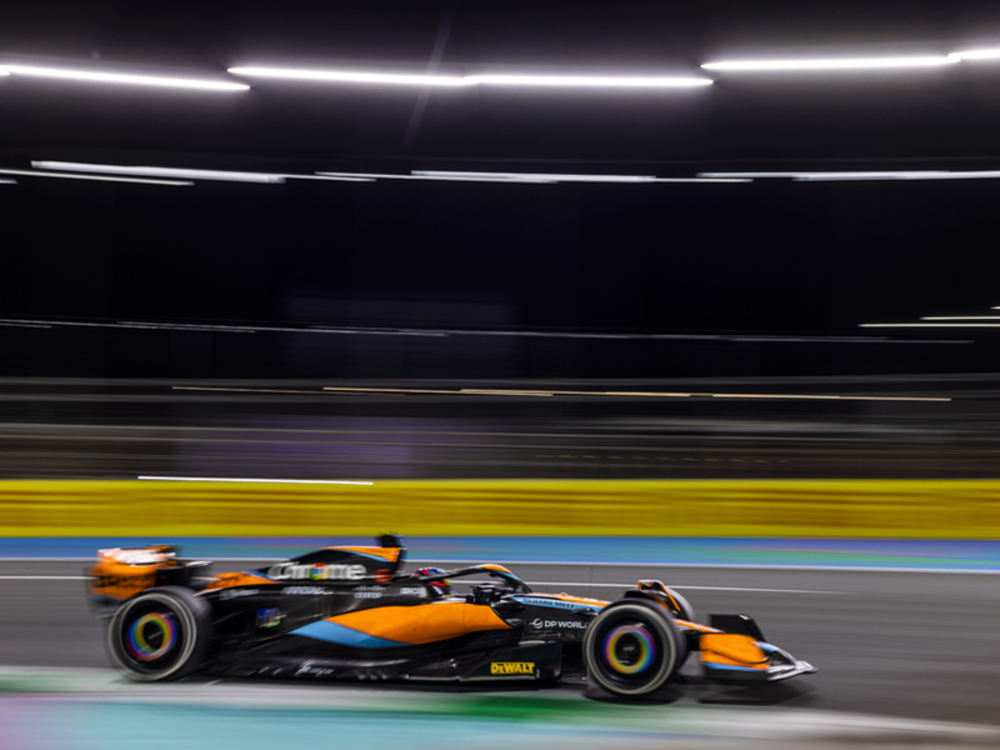 McLaren F1 Team VIP Experience in Singapore: Friday Practice | 希尔顿荣誉客会积分竞拍